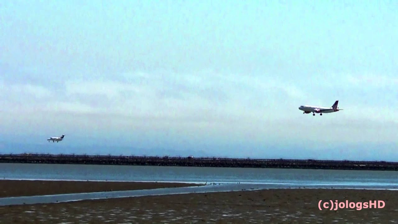 Parallel Landing Virgin America and Private Jet @ SFO - YouTube