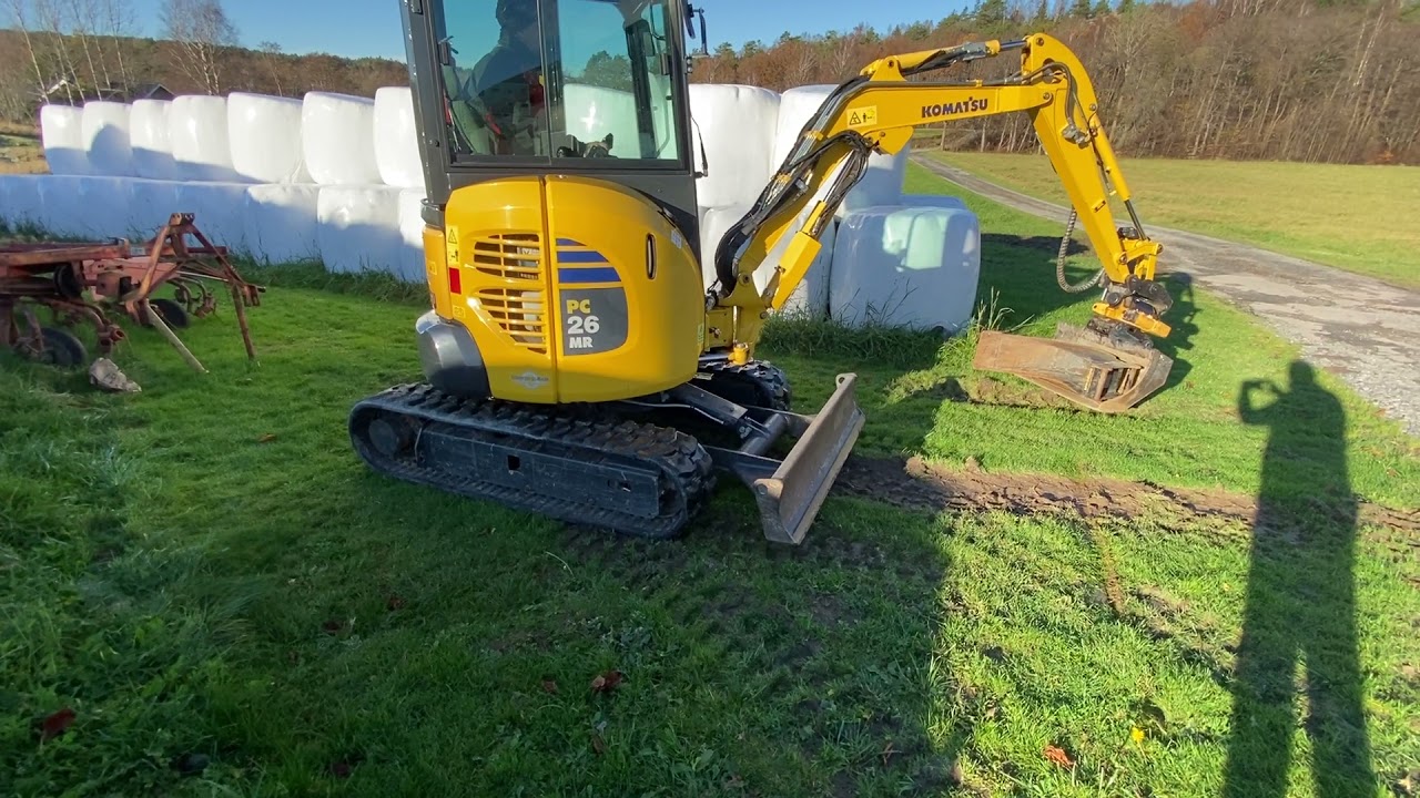 Komatsu PC26 MR - YouTube