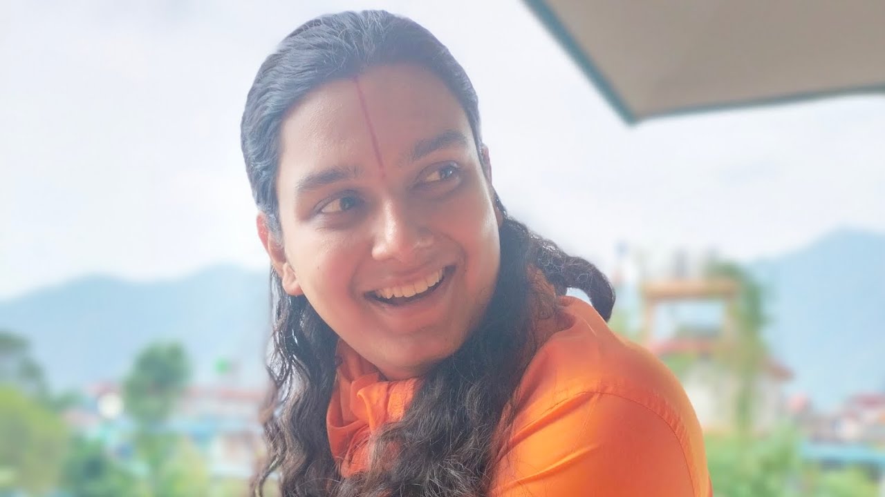 यमुना किनारे मोरा गांव सांवरे अइजैयो ll महफिल Shri Neelmani Ji - YouTube