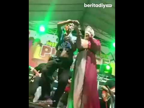 Kakek Mengemis untuk Sawer Biduan Viral, Ini Video Saat Ngemis dan Nyawer