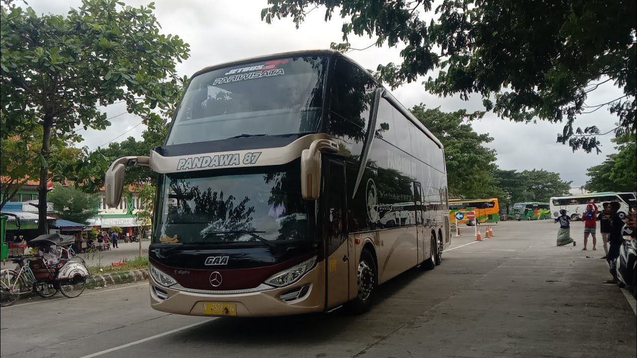 kedatangan bus pandawa 87 Double Decker - YouTube