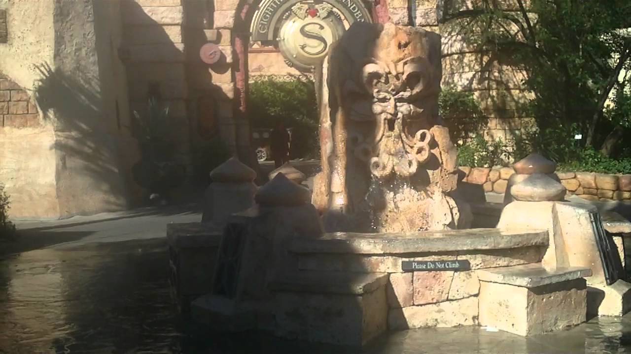 Josh and The talking fountain at Universal Studios - YouTube