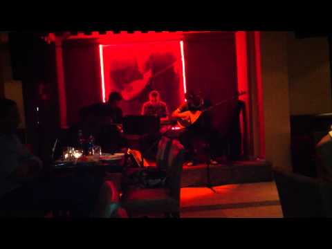DELİ MAVİ TÜRKÜ EVİ  TÜRKÜLER ÖZÜMÜZ