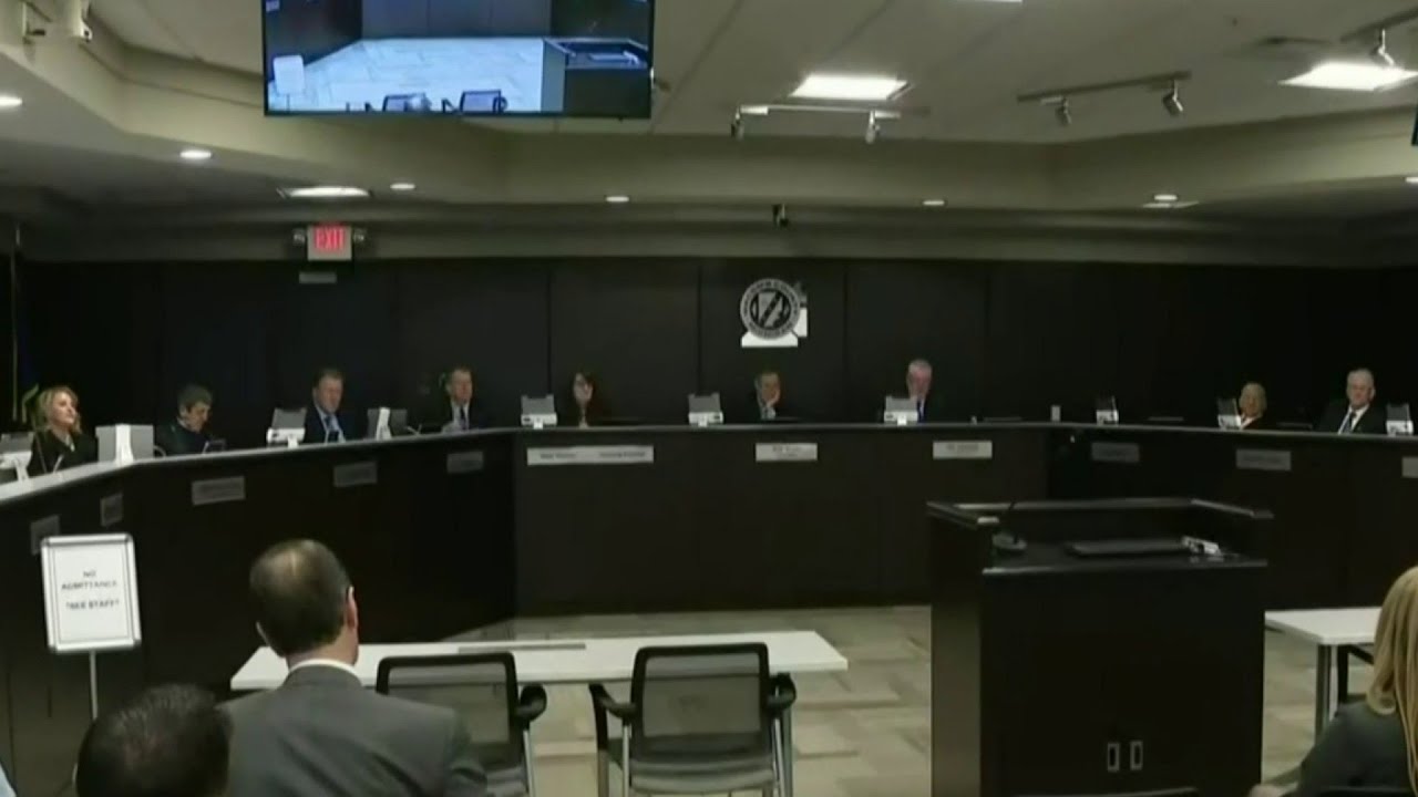 Macomb County prosecutor wins budget battle - YouTube