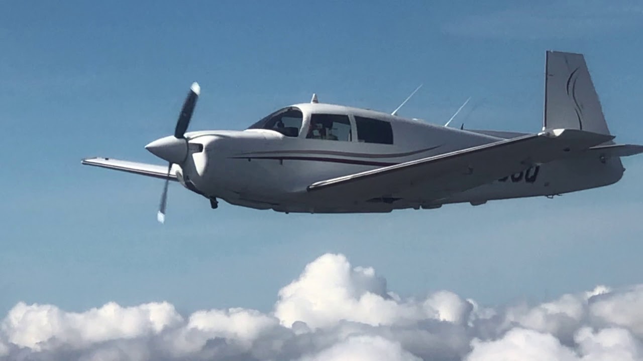 Formation Flying with the Mooney - YouTube