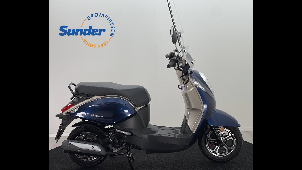 SYM MIO 50i 45KM BLAUW bj: 2018 met 3000 km tweedehands snorscooter bij Sunder Bromfietsen - YouTube