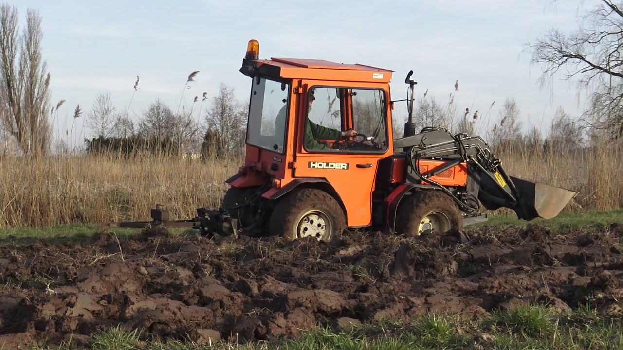 Built in 1991 HOLDER C30 tractor plowing - hydrostatischer Antrieb ...