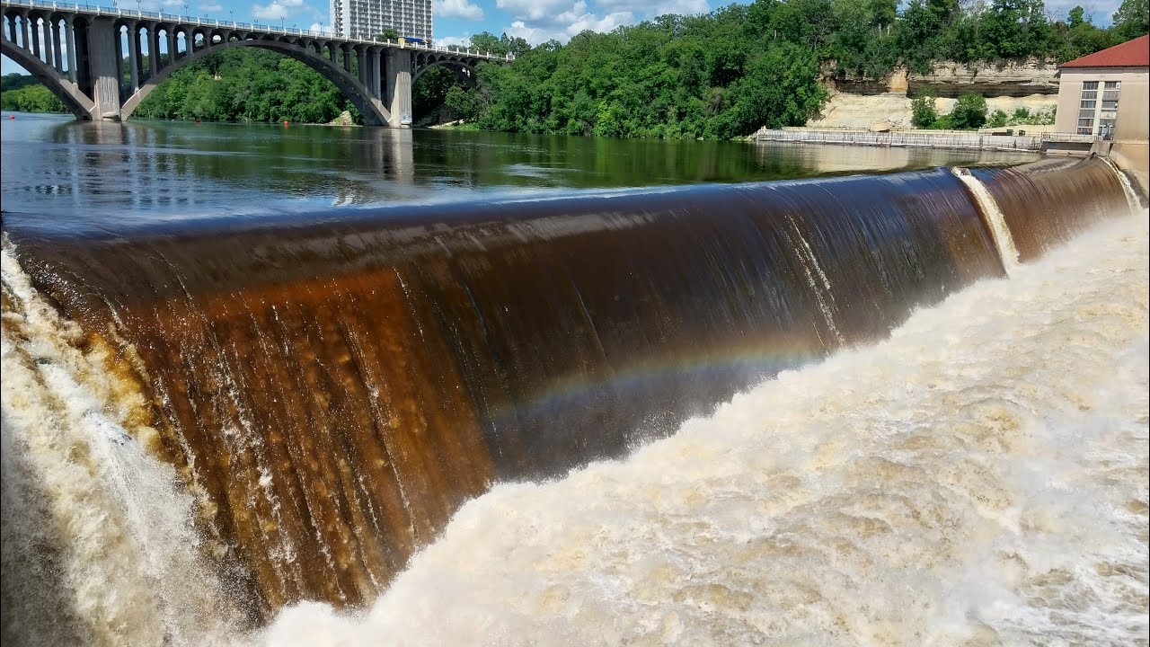 Mississippi River Lock and Dam #1 Visitor Promenade - YouTube