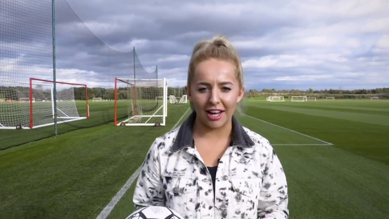 Freestyle Footballer Liv Cooke joins Common Goal - YouTube