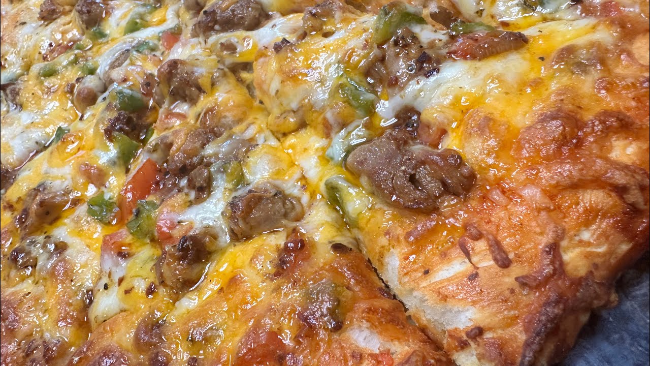 The best chicken pizza recipe step by step.. Desi style pizza recipe ...
