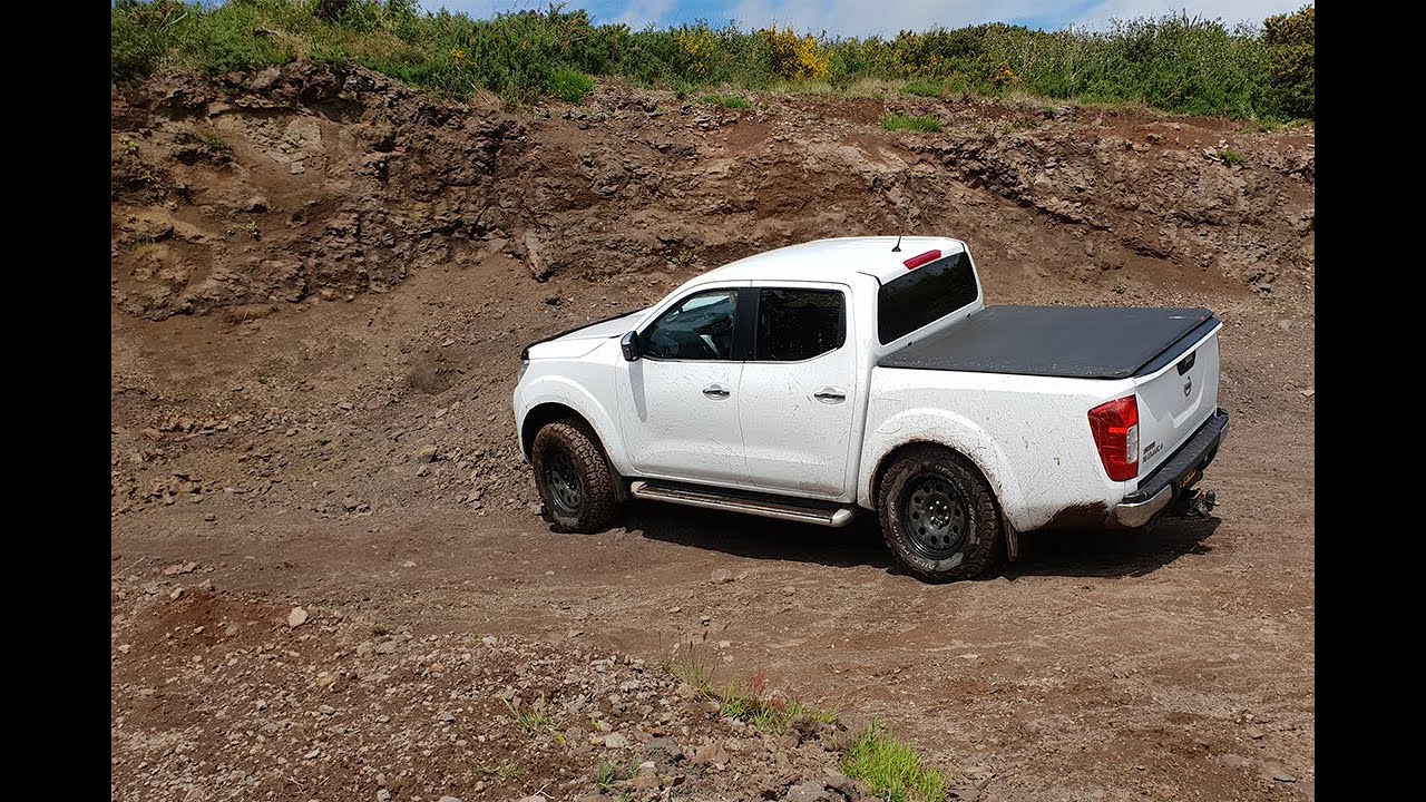 Navara Np300 Off road - YouTube
