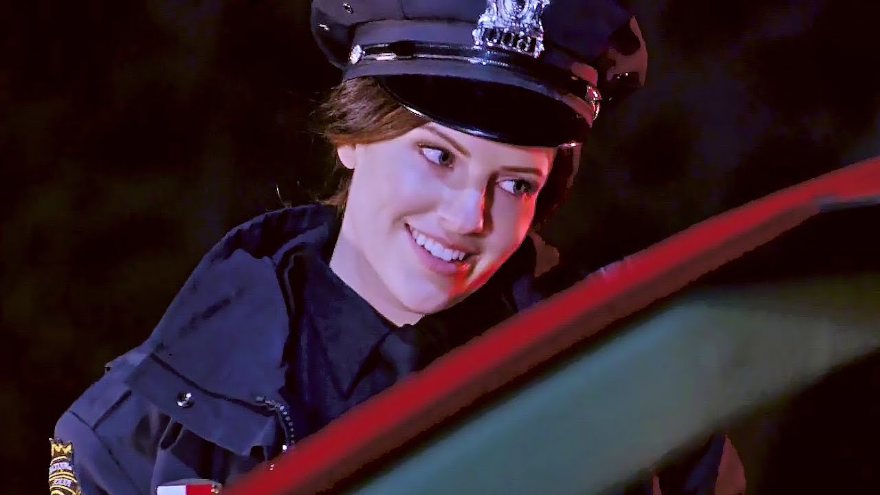 Handsome Stranger Asks Her for A Simple Favor, Instantly Melts Her ...
