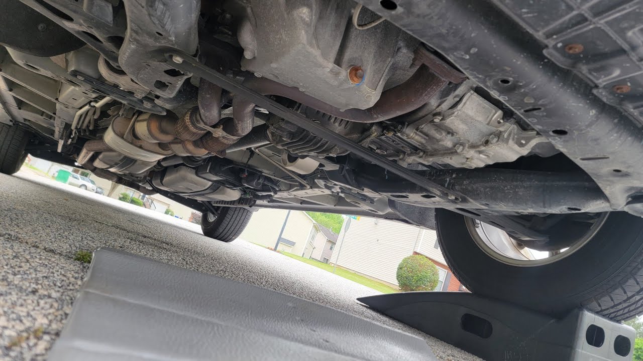 2019 Chevrolet Traverse underneath oil leaks, Battery Test, OBD scan ...
