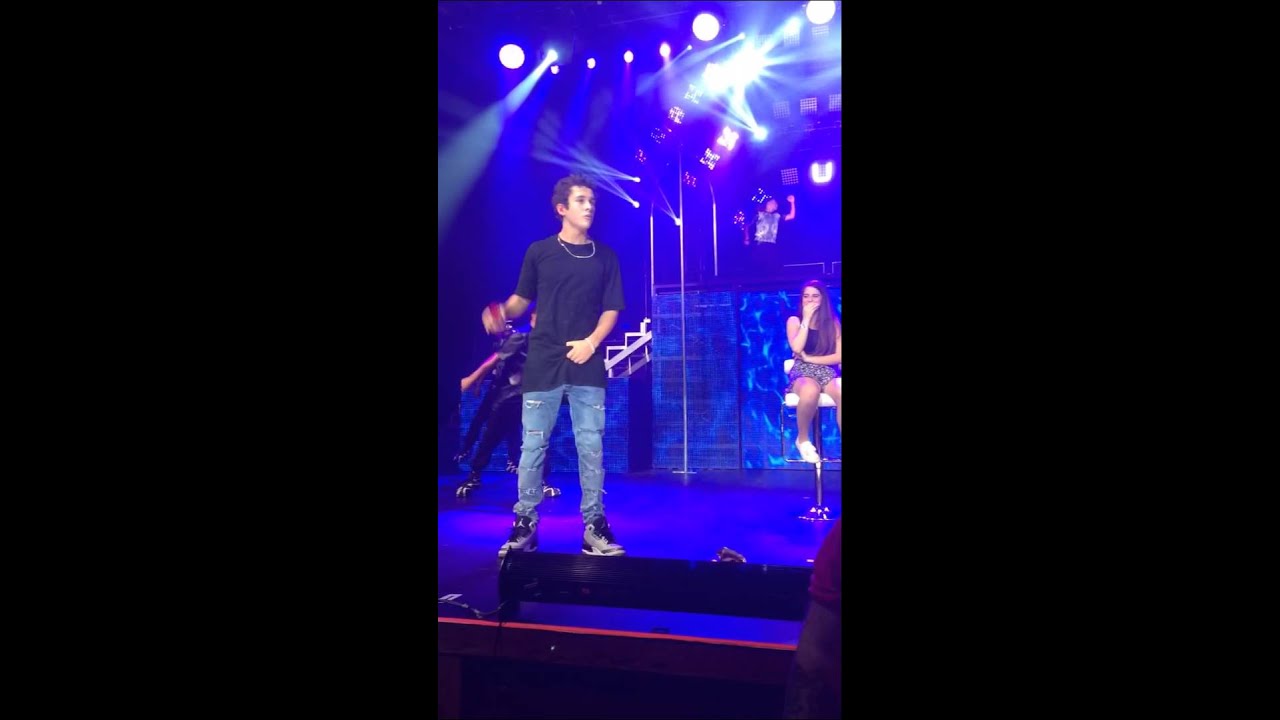 Austin Mahones U Girl Aug9th - YouTube