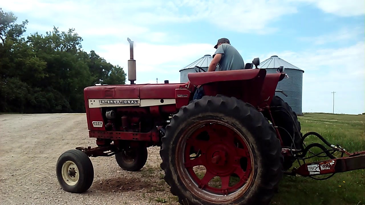 International 656 diesel cold start - YouTube