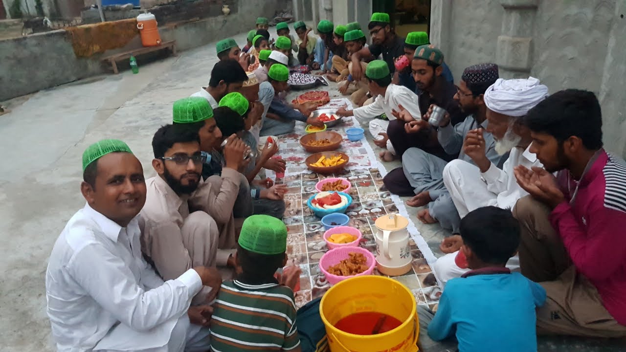 Iftar in Masjid | Iftar Kitchen Routine | Iftar Routine | Mubashir ...
