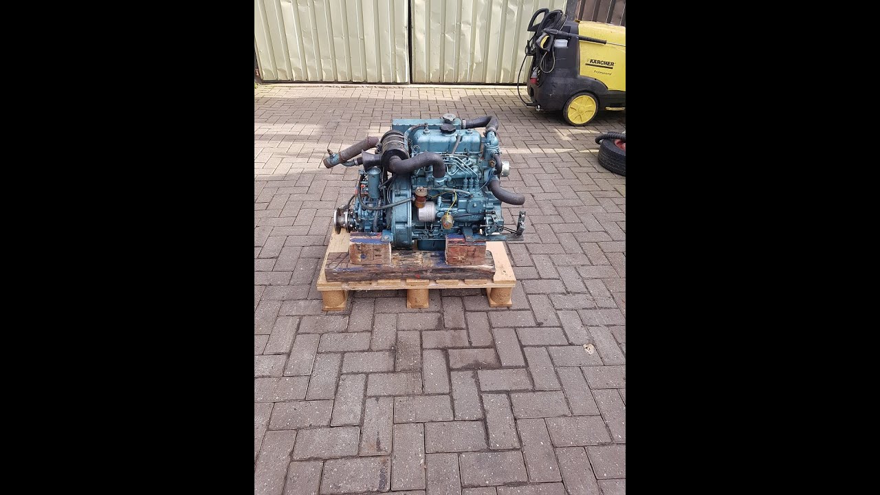 Mitsubishi K3E bootmotor (Vetus M3.10 base) - YouTube