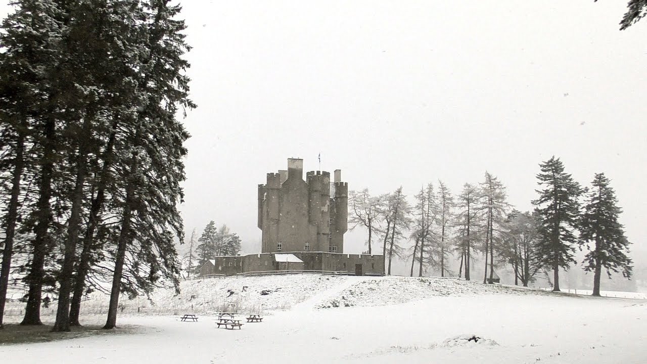 Late snowfall returns to the remote village of Braemar high in the ...