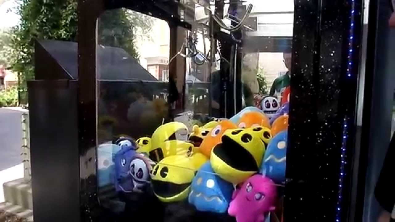 PACMAN Claw Machine - YouTube