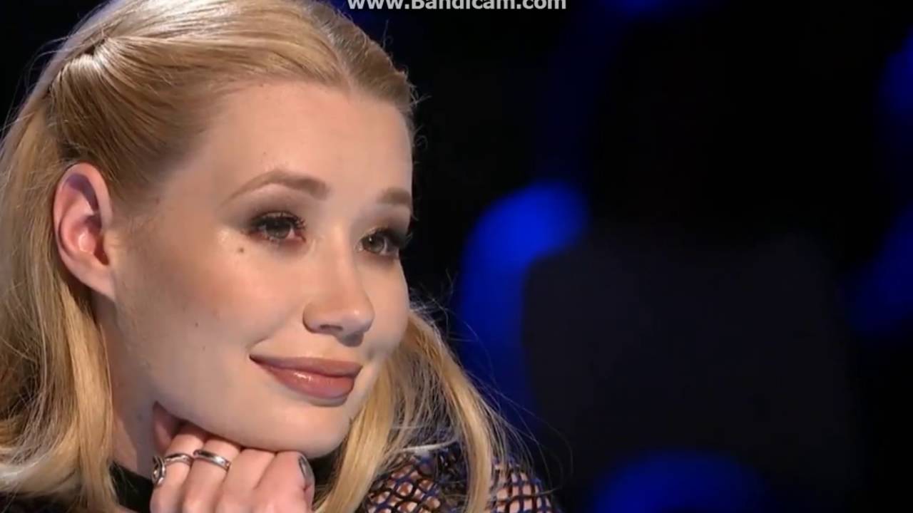 x factor Australia 2016 14 year old Amalia Foy emotional audition - YouTube