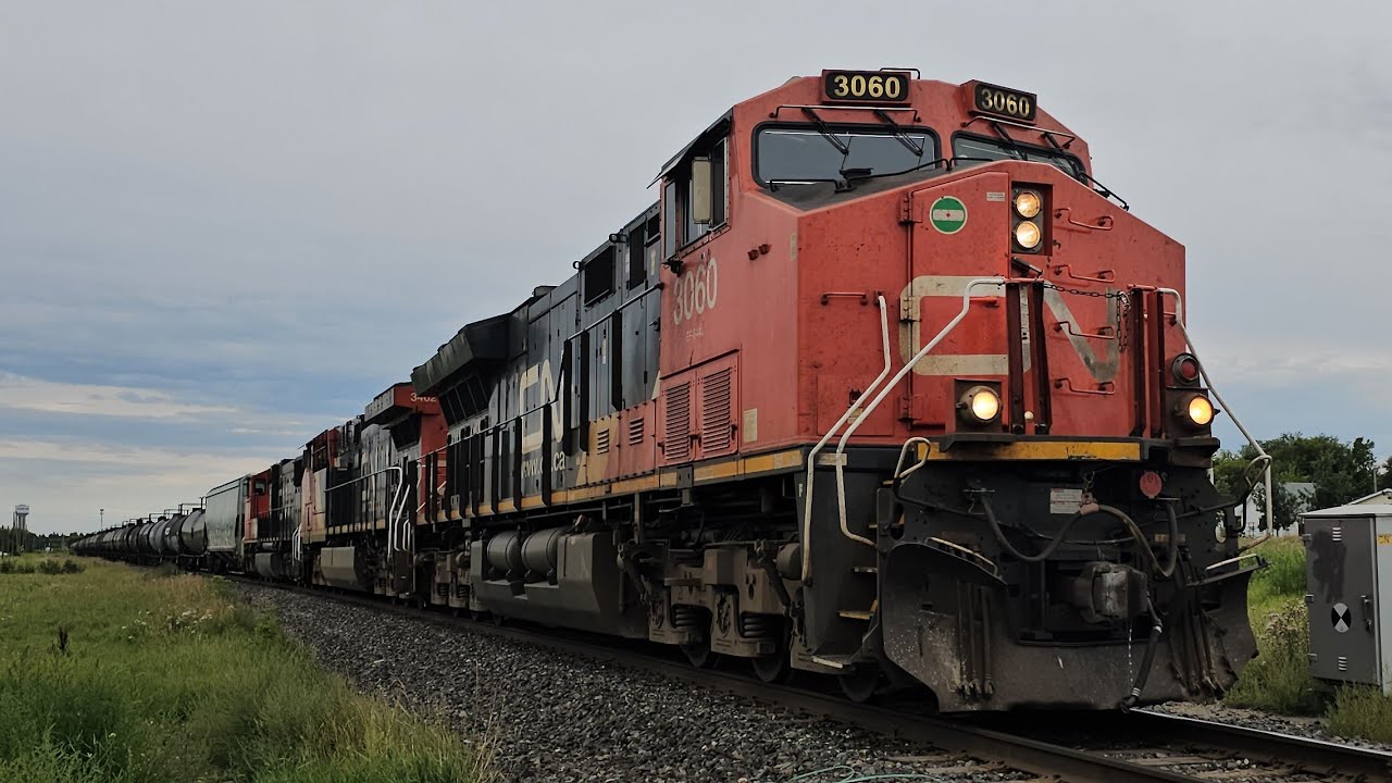 CN Canola Train Heading North On The CN Yorkton Subdivision - YouTube