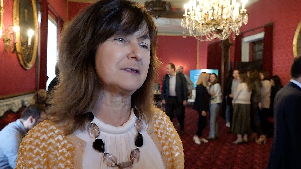 Cristina Freitas é reconduzida na direção do Arquivo e passa a acumular ...