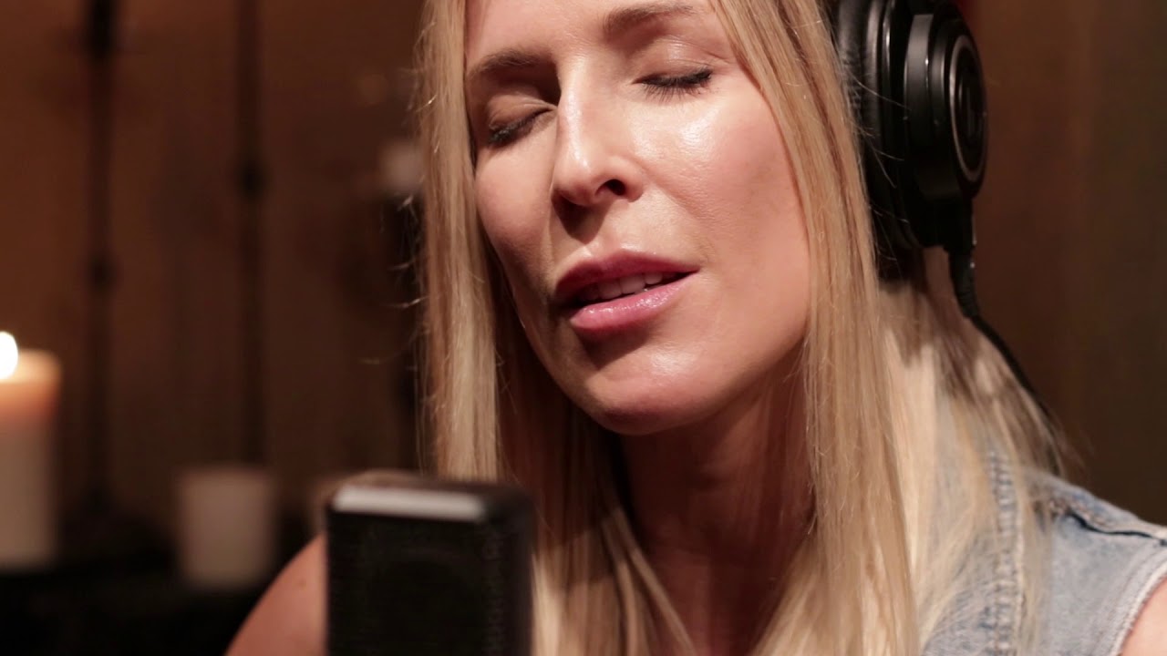 Clair Reilly-Roe "Wait Up" Live at Alquier Guitars' Cosmic Sessions Los ...