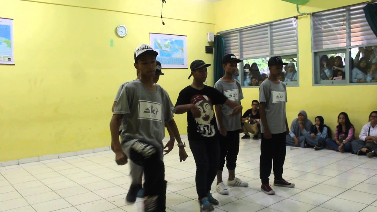 SKP Dance at SMAN 40 Jakarta (Exell Cup 2016) - YouTube