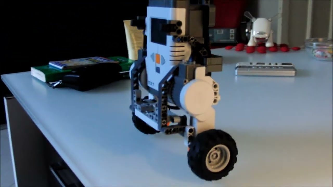 SEGWAY 1.0 - Mindstorms NXT + Gyro Sensor - YouTube