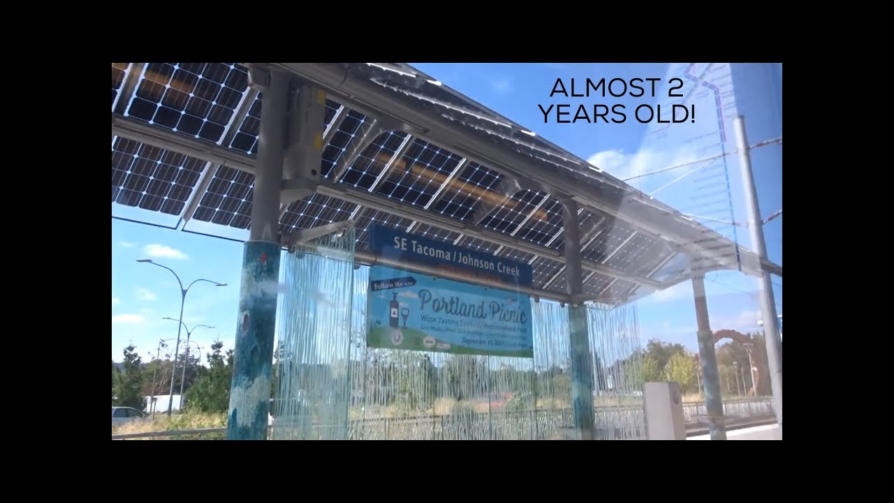 TRIMET MAX Light Rail Train!!! Siemens SD660 Type 3 ALMOST 2 YEARS OLD ...