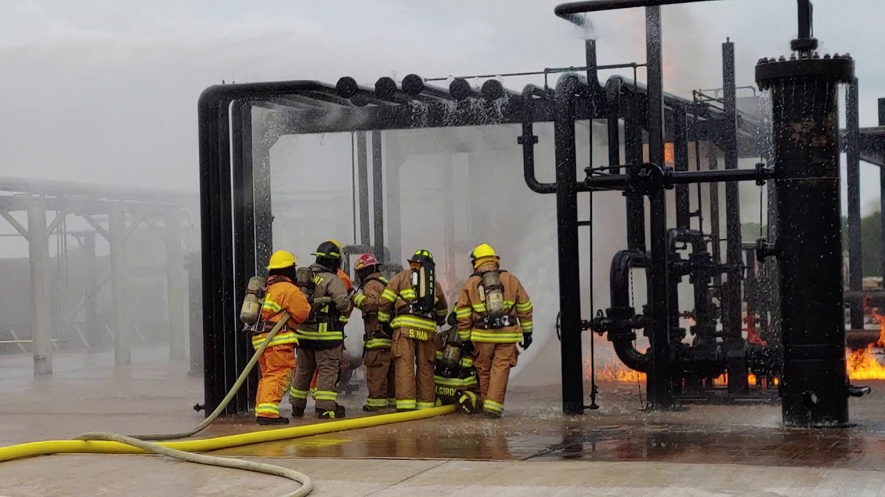 Flange fire practice at TEEX - YouTube