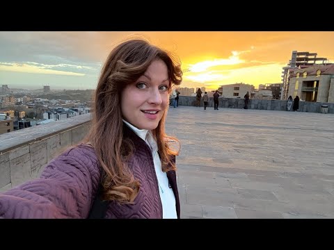 LIVE! Yerevan 🇦🇲 Friday Night Walk in a city. North Avenue. Republic Square. An unusual Bar