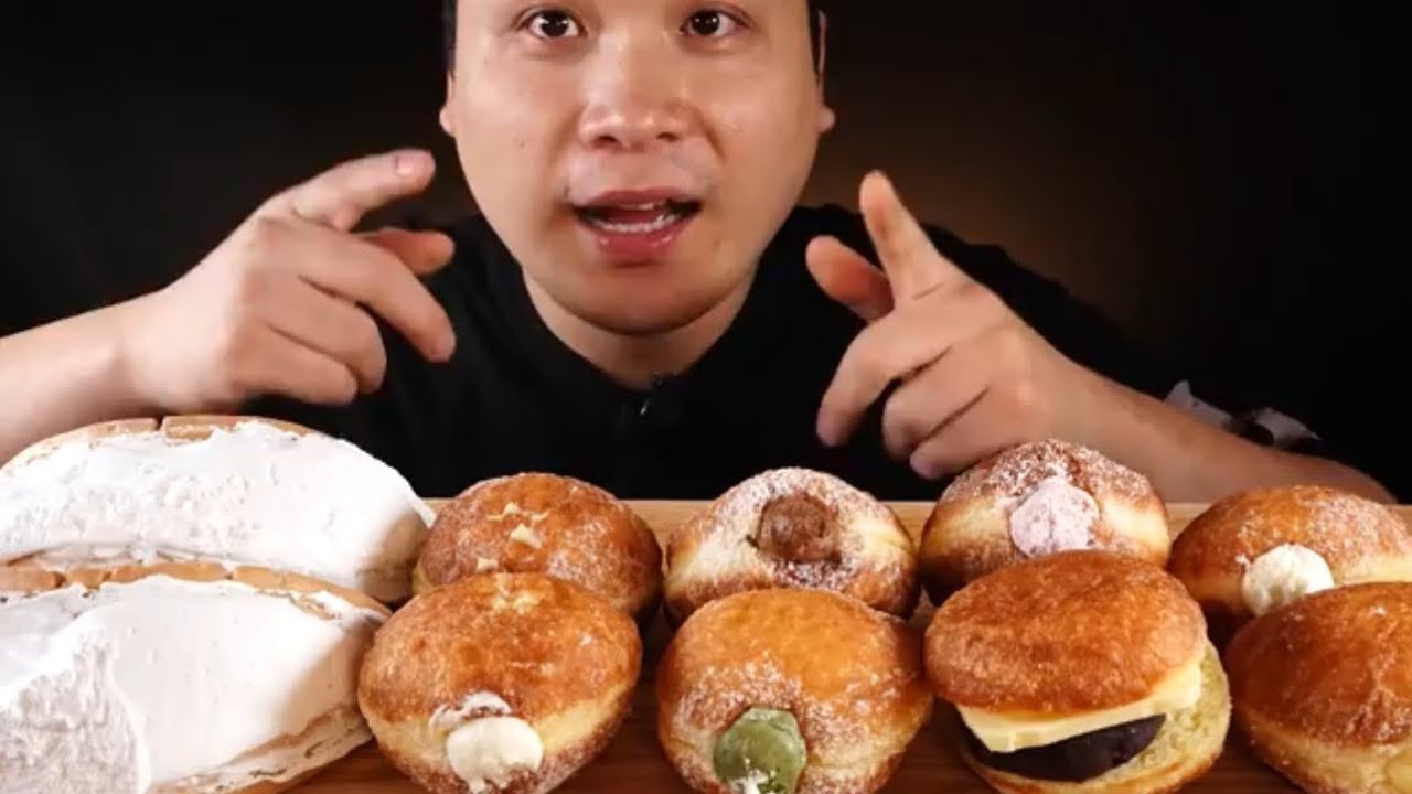 Ddeonggae ASMR cream donut pastry waffles Mukbang bites only - YouTube