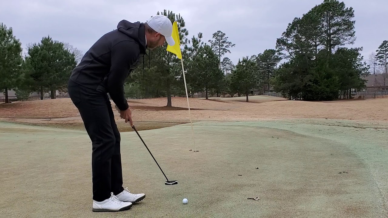 Birdie putt on short par 3. - YouTube