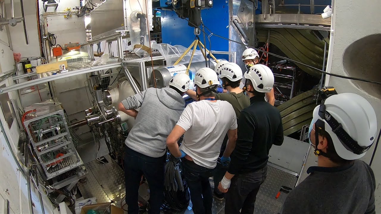 Installation Upgrade C-side LHCb VELO Detector 2/3 - YouTube