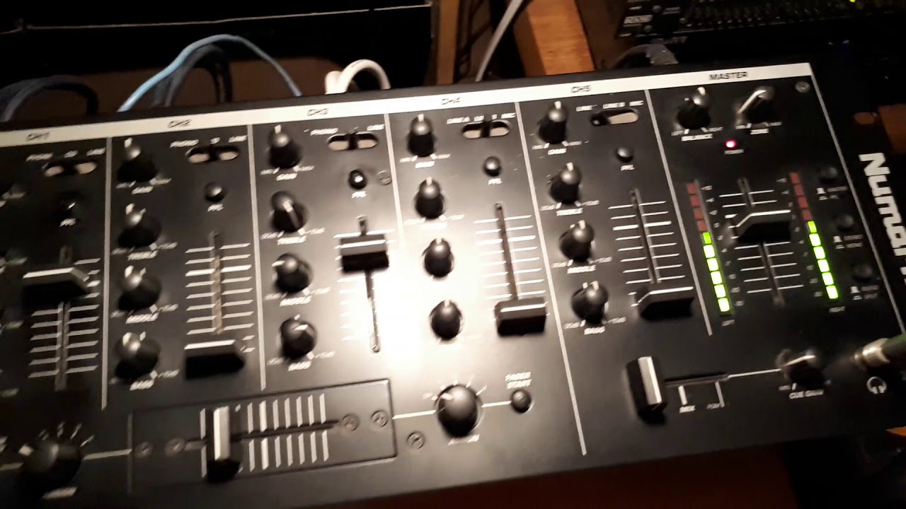 MIXER NUMARK CM 200 - YouTube