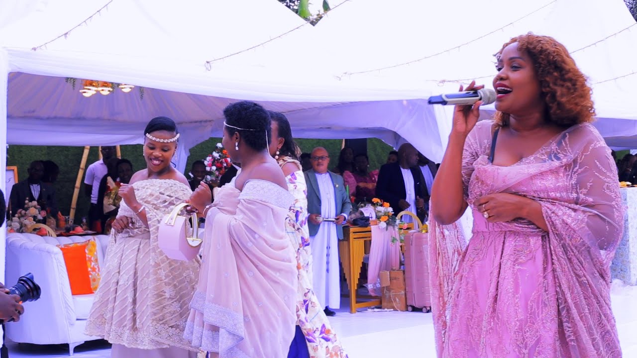 @Ritah's Kuhingira in Rukungiri... Princess Amiirah And #Comedian ...