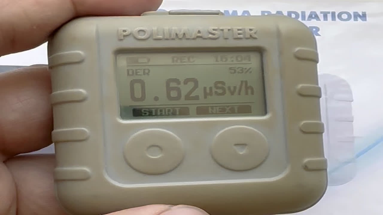 白俄Polimaster PM1610个人辐射剂量仪γ和X辐射剂量监测系统操作演示 - YouTube