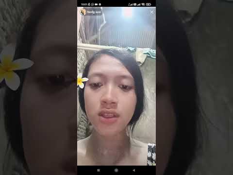 Bumil hamil besar nyuci kelihatan belahan dada