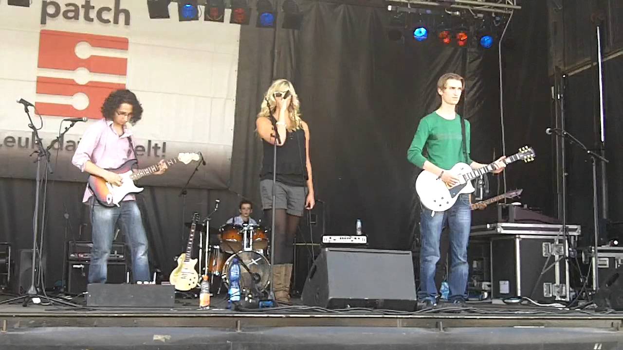 Scarlet Overdrive - Supermassive Black Hole (Muse) - YouTube