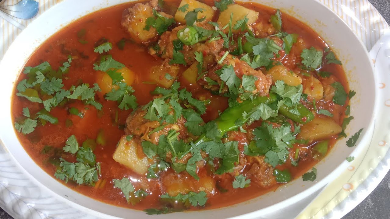 Aloo Chicken | Recipe mazaydar Aloo Chicken Recipe 😋 #khalidakitchen # ...