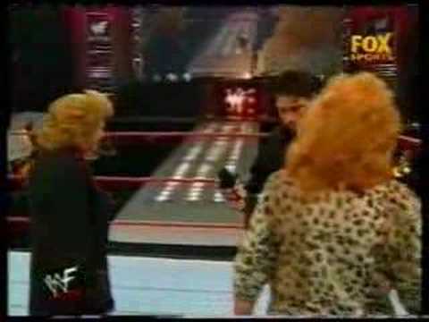 Ivory vs. Fabulous Moolah - YouTube