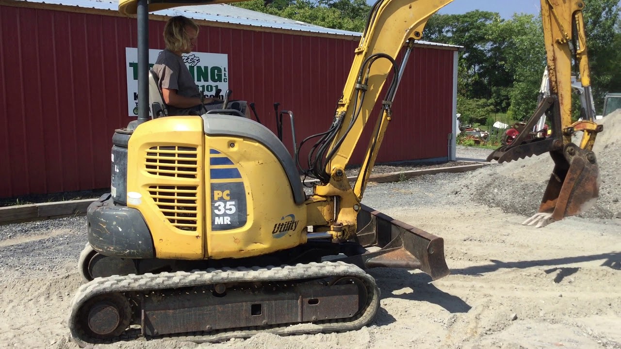 Komatsu PC35 - YouTube