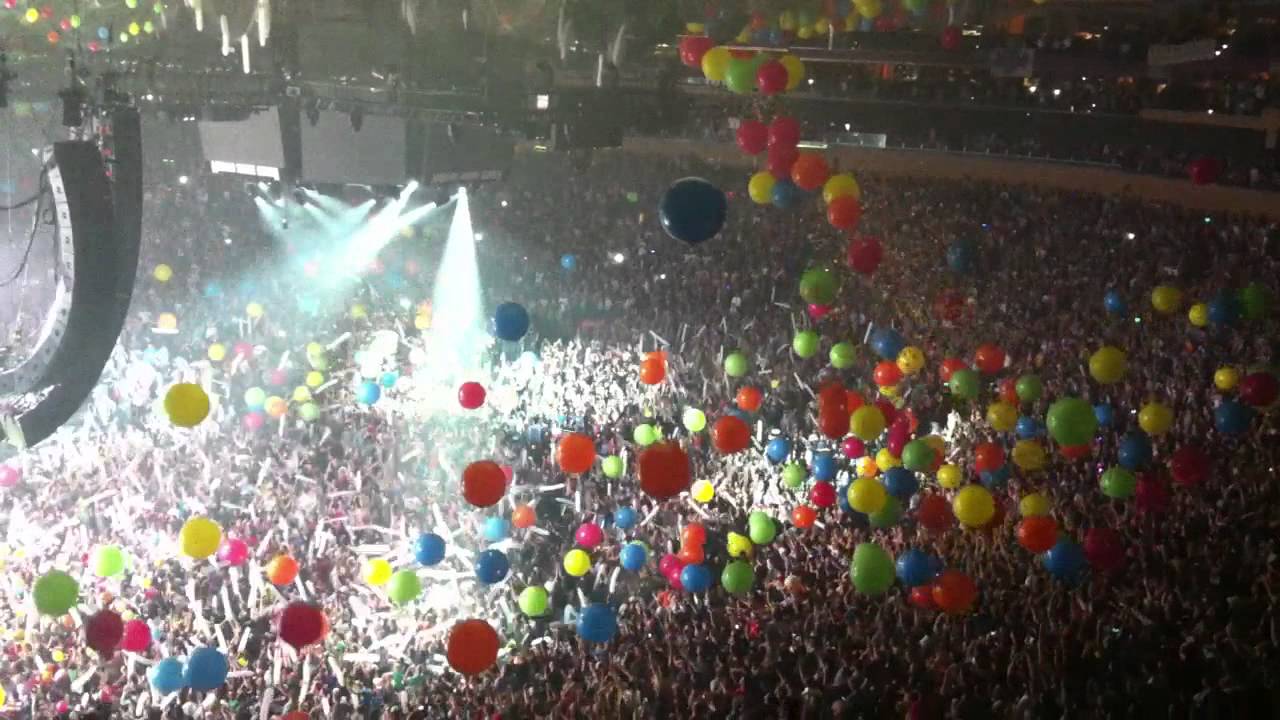Phish NYE 2012 - Midnight Balloon Show - YouTube