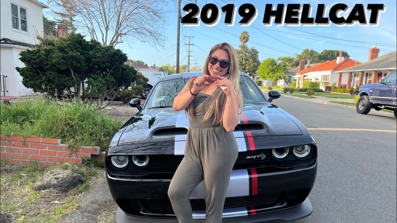 Girlfriend Taking Delivery Of Her Hellcat! - YouTube
