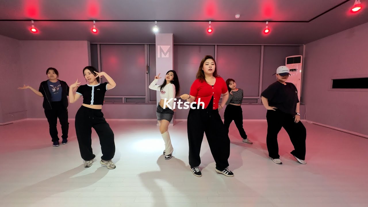 IVE (아이브) - Kitsch | EMILY K-POP (D) - YouTube