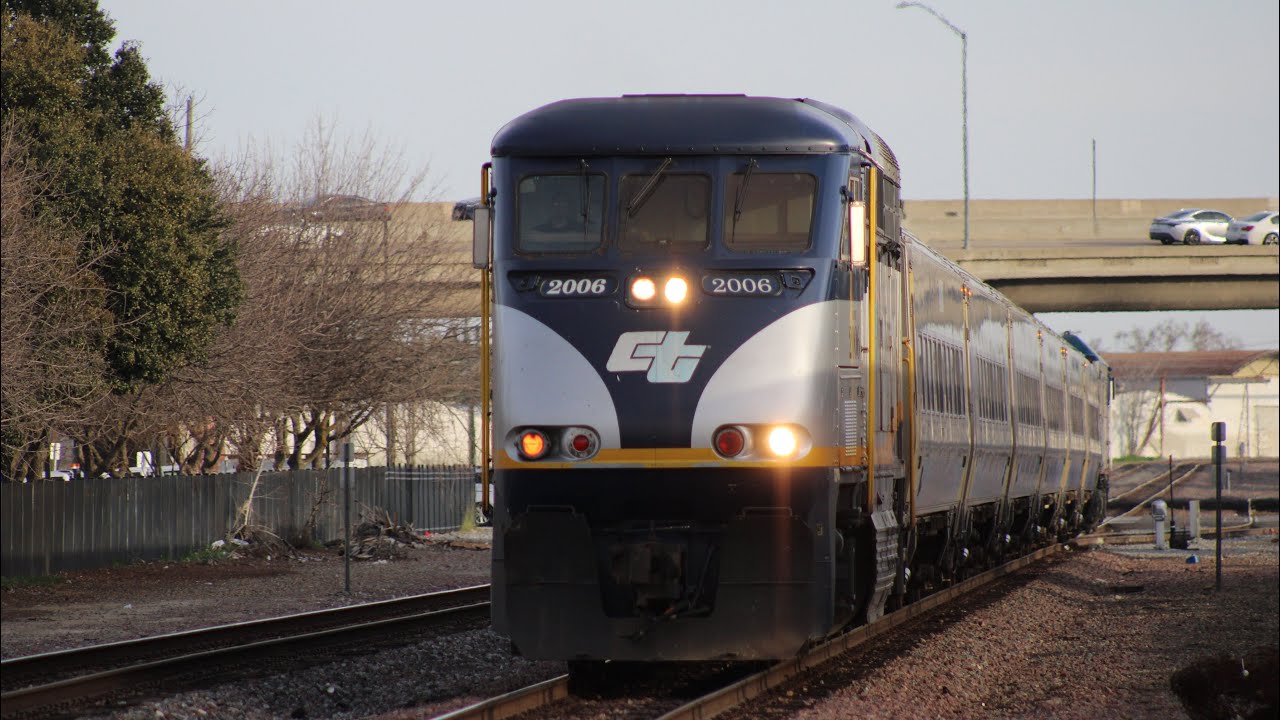*shave and a haircut* Amtrak San Joaquin’s train 717 at the Fresno ...