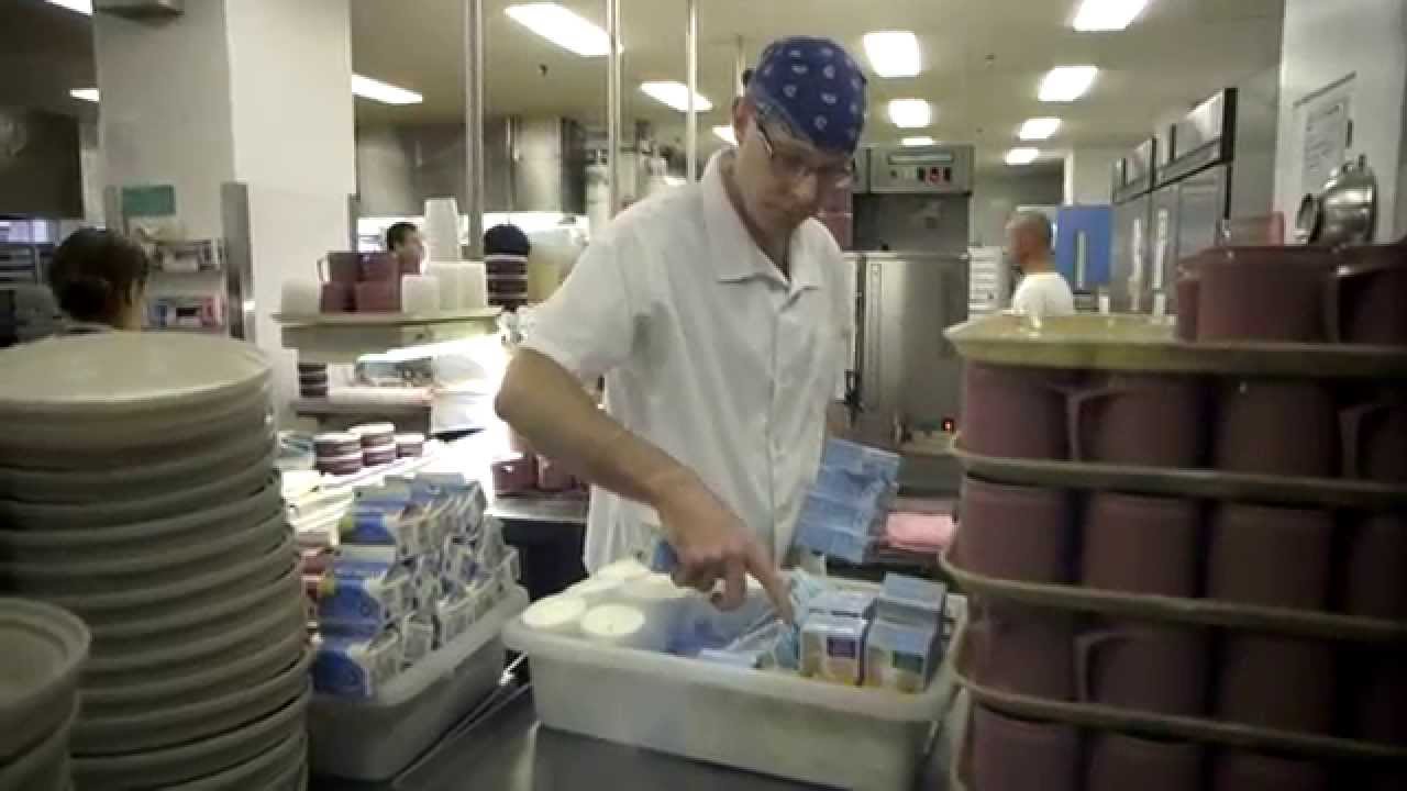 Préposé aux services alimentaires - YouTube