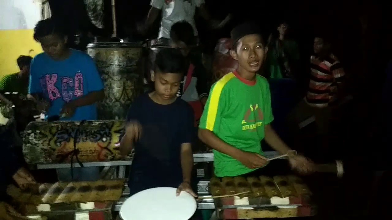 Ragszi Smansa Tour Lenteng-Sumenep - YouTube