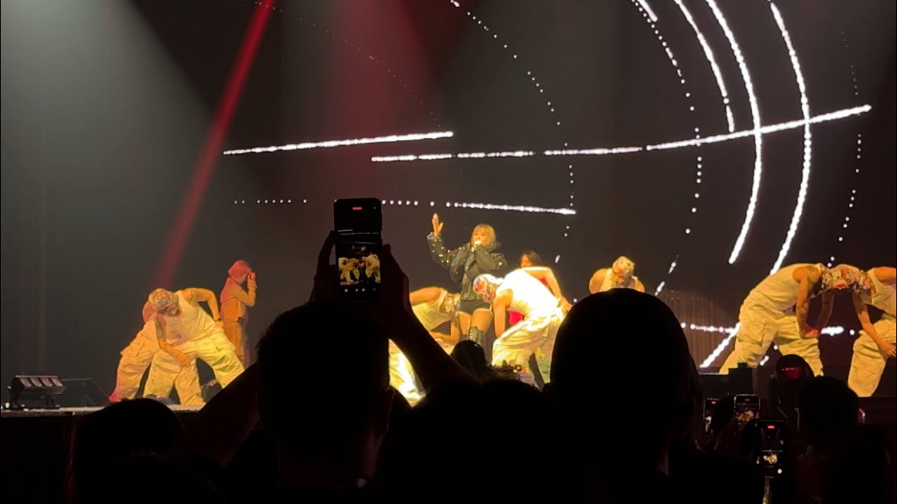 250125 2NE1 - COME BACK HOME @Welcome back in Bangkok - YouTube